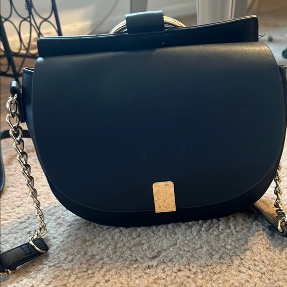 Primark | Bags | Primark Black And Gold Crossbody Bag With Sleek Design ...